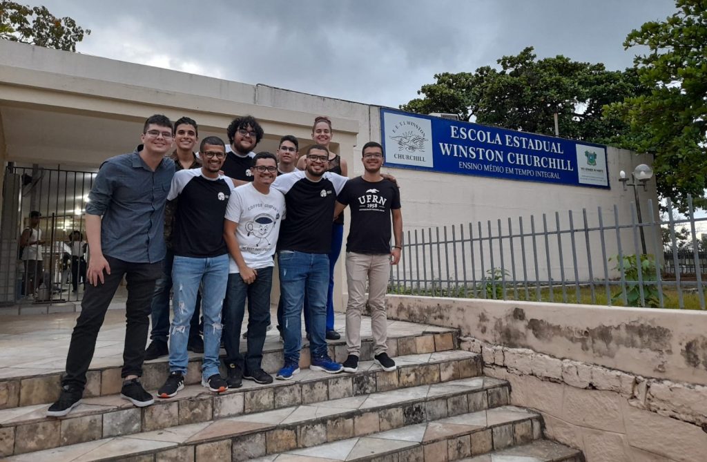Ramo Estudantil do IEEE incentiva estudantes de escola pública a ...
